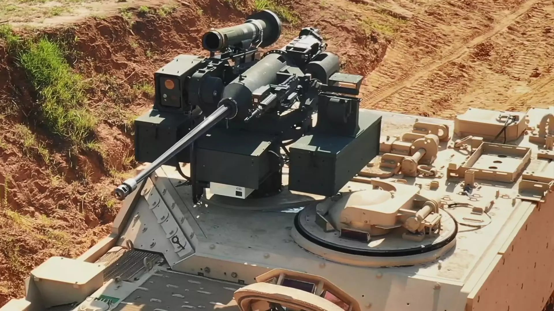 Американські розробники створили бойовий модуль з інтегрованими ракетами Javelin та кулеметом ...