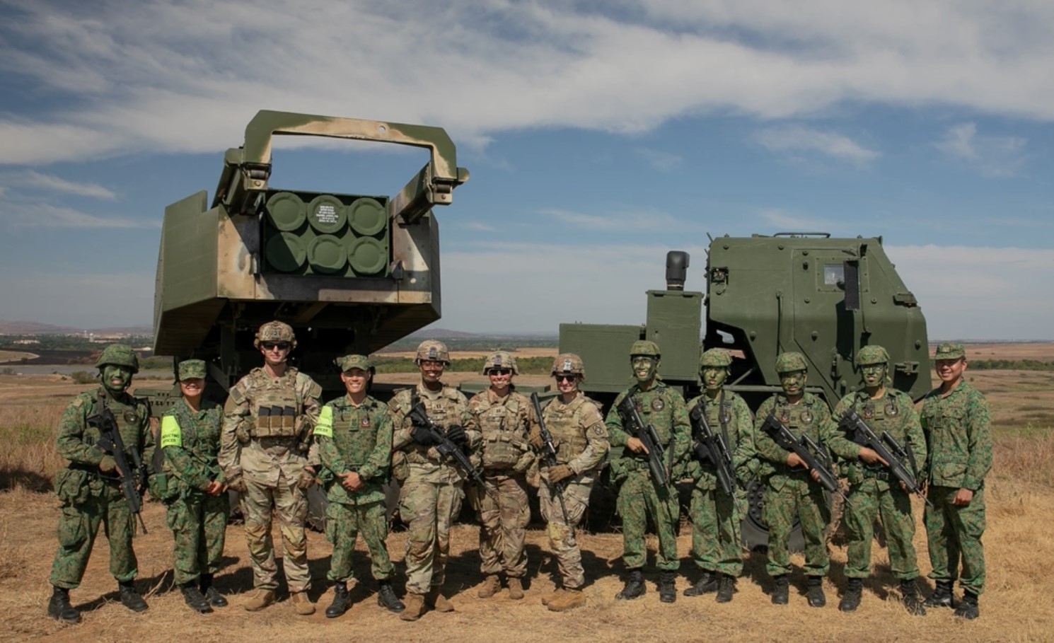 Сінгапурські розробники інтегрують нові далекобійні ракети GMLRS-ER у ...