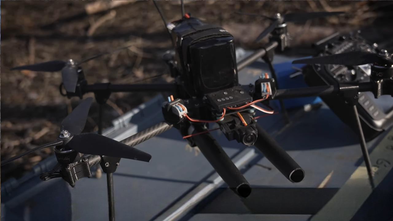 Українські розробники представили унікальні FPV-дрони, оснащені ...