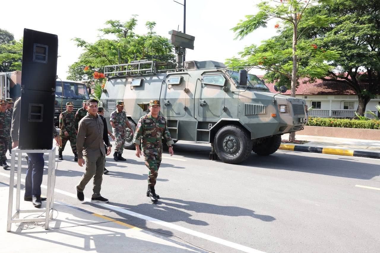 Китайські розробники представили зенітно-ракетний комплекс QW-3 Vanguard для знищення дронів ...