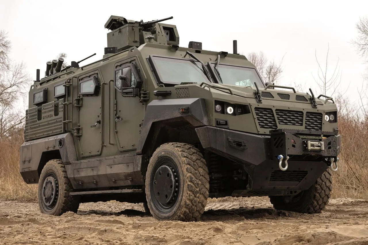 Українські розробники представили вітчизняний бойовий панцерник GYURZA-O2 - NoWorries