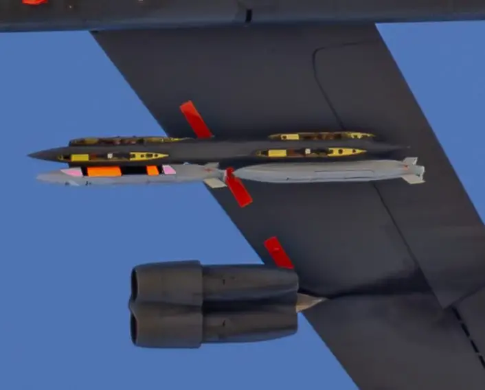 Розкриті технічні характеристики нової американської далекобійної крилатої ракети AGM-181 LRSO ...