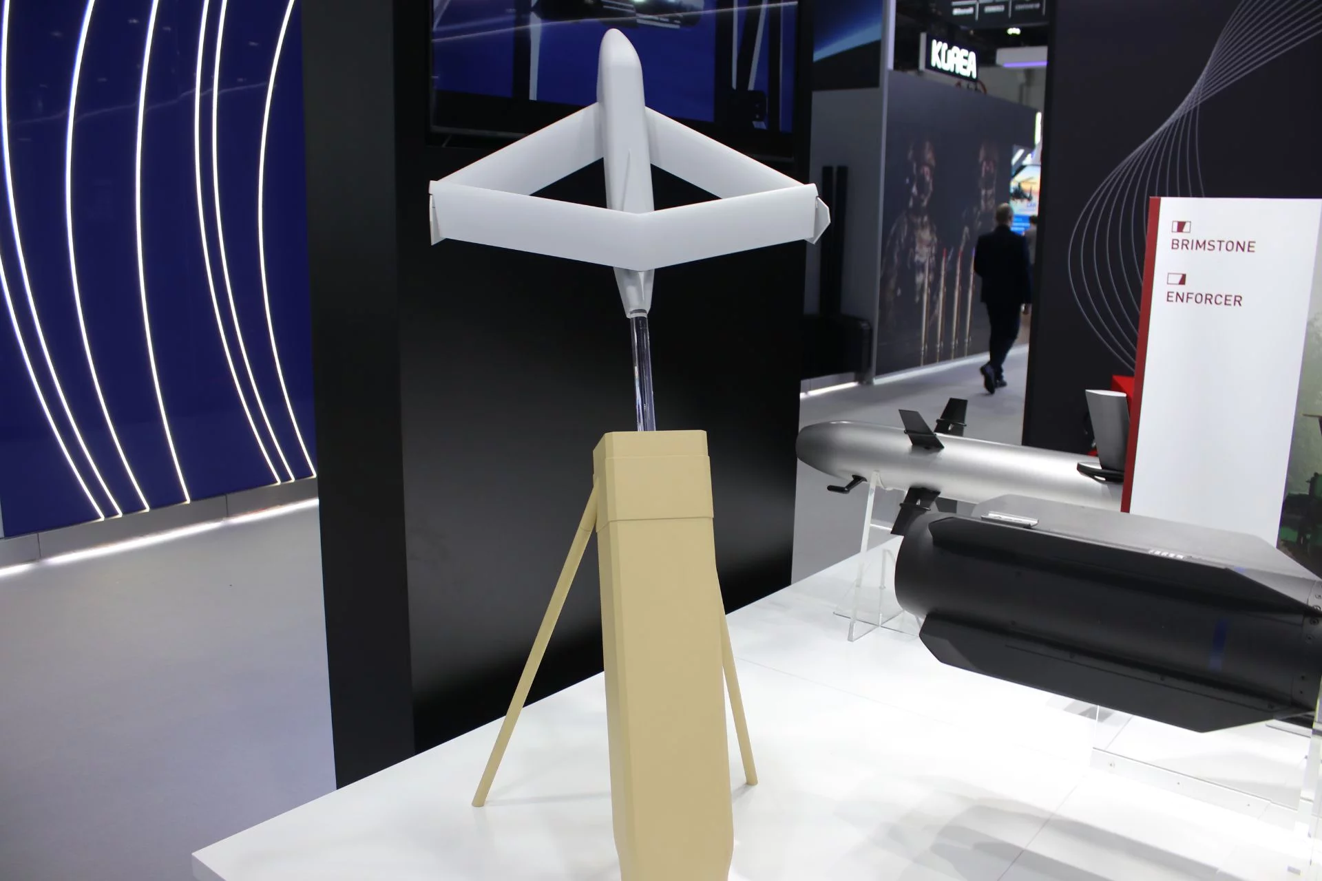 Розробники MBDA представили новітній ударний дрон Diamond-Shaped ...
